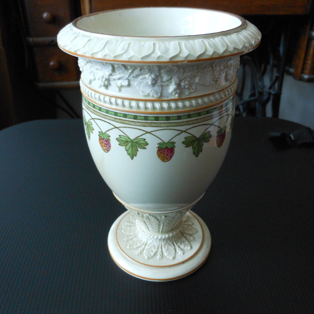 19th Century Embossed Wedgwood Queensware Creamware Classical Urn With ...