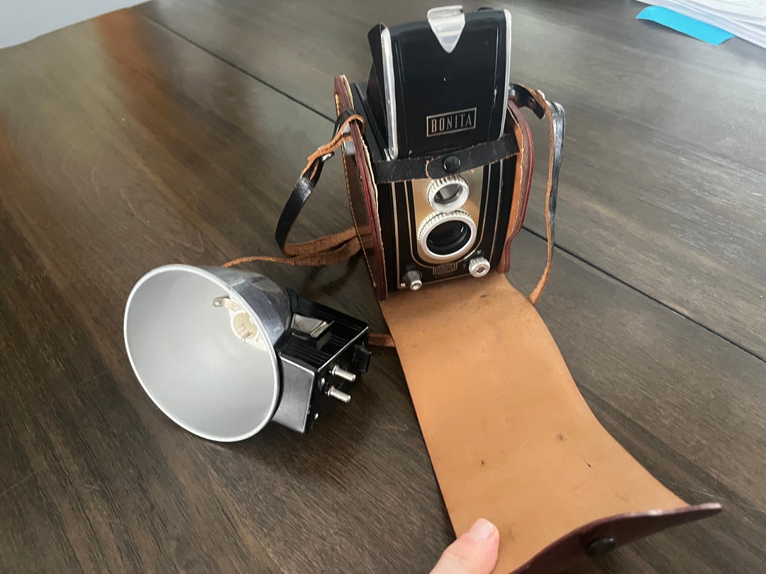 Synchro-flash Bilora Germany Camera, Bonita, With Flash and Leather ...