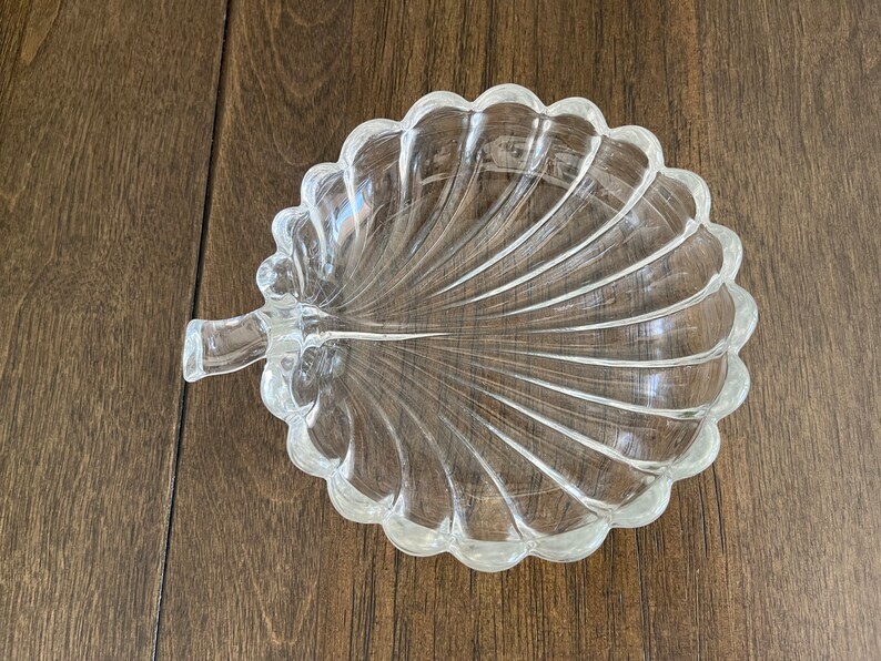 Vintage Clear Glass Leaf Dish, Uv Reactive, Glows Light Green ...