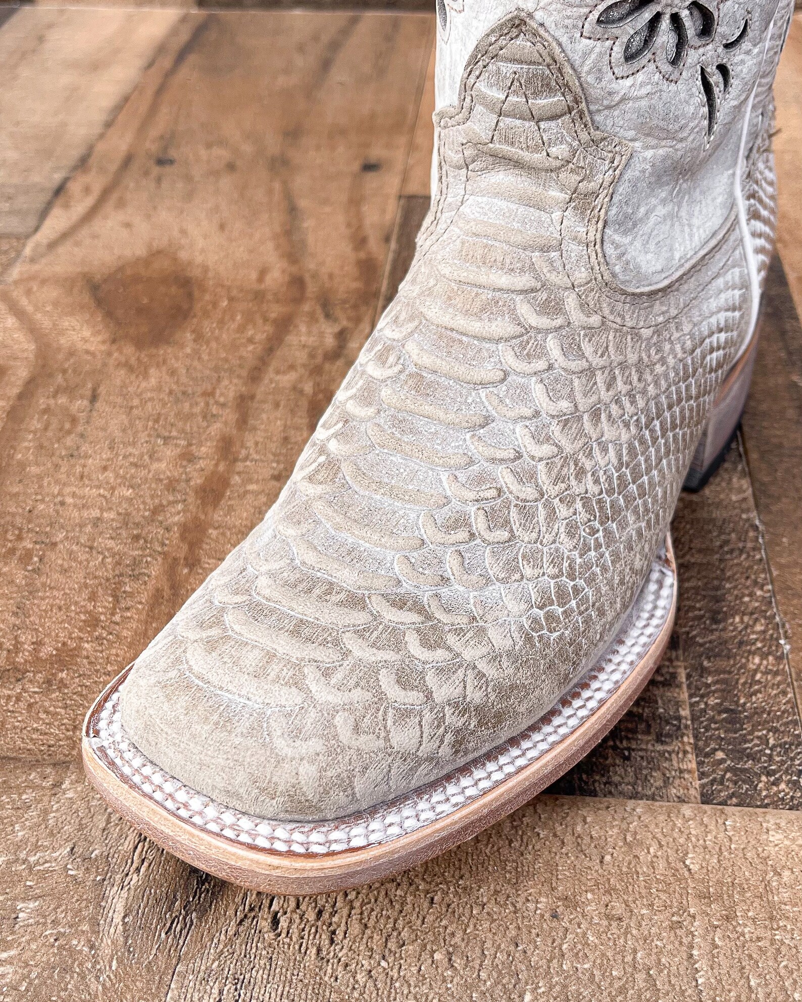 Western Cowboy Boots / White Cowboy Boots / Cowgirl Boots/ Wedding ...