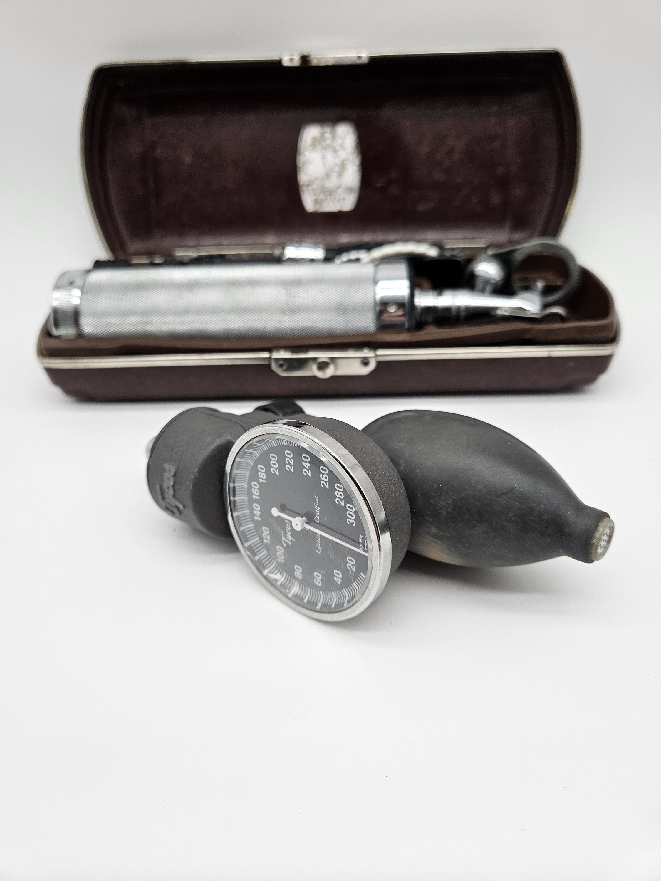 1950's Doctors Tool Kit...welsh Allyn Ophthalmoscope Kit...blood ...