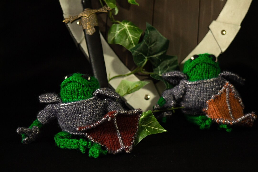 Knight Frog Plushie Cute Frog With Armor, Sword, Shield Stuffed Animal ...