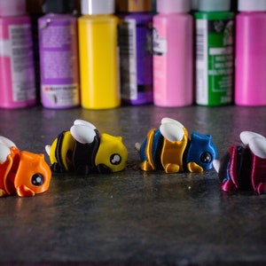 3D Printed Bee Hive Storage Container With an Articulated Bee - Etsy