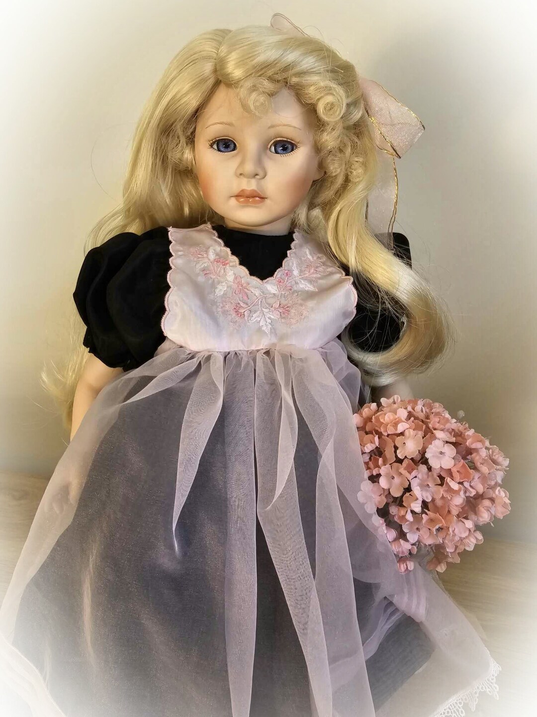 Candace-romance Writter-creative-best Friend-coffee Lover-haunted Doll ...