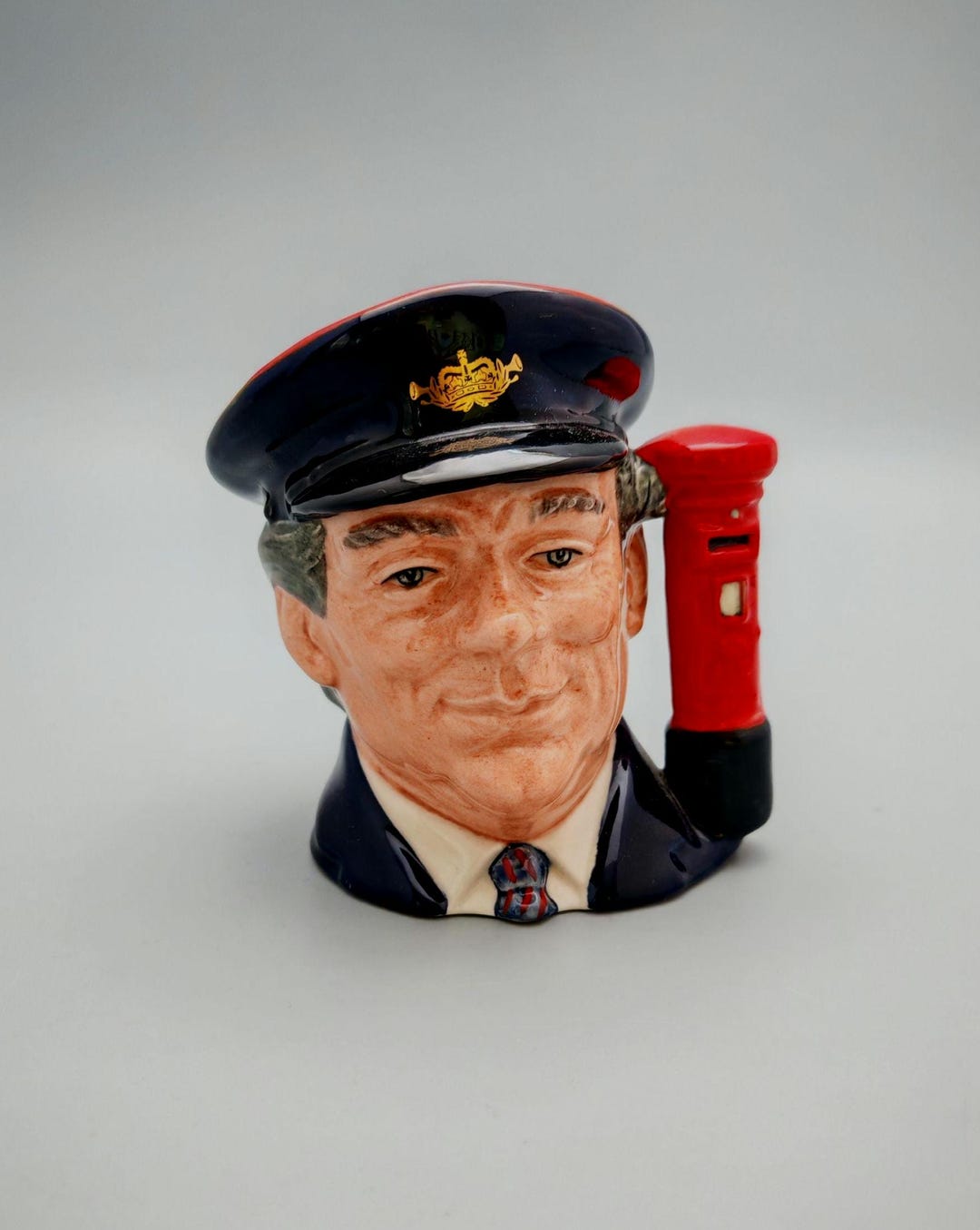 THE POSTMAN Small Character Jug / Limited Edition No 1720 / Height 4 ...
