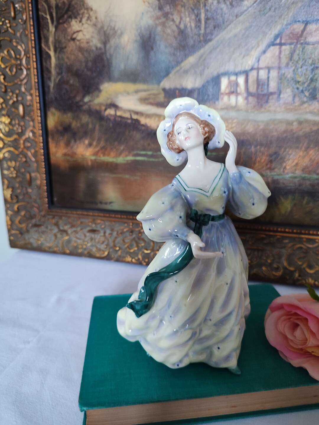 Vintage Royal Doulton Figurine Grand Manner HN 2723. - Etsy
