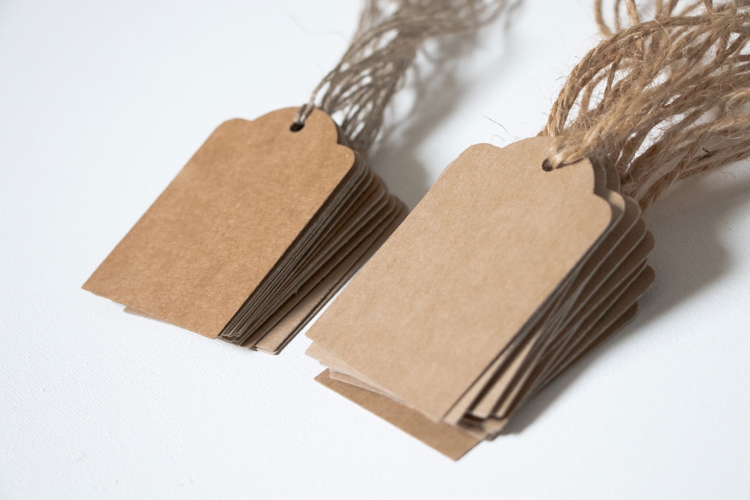 Étiquettes en papier avec cordon étiquettes pour mariages, produits ...