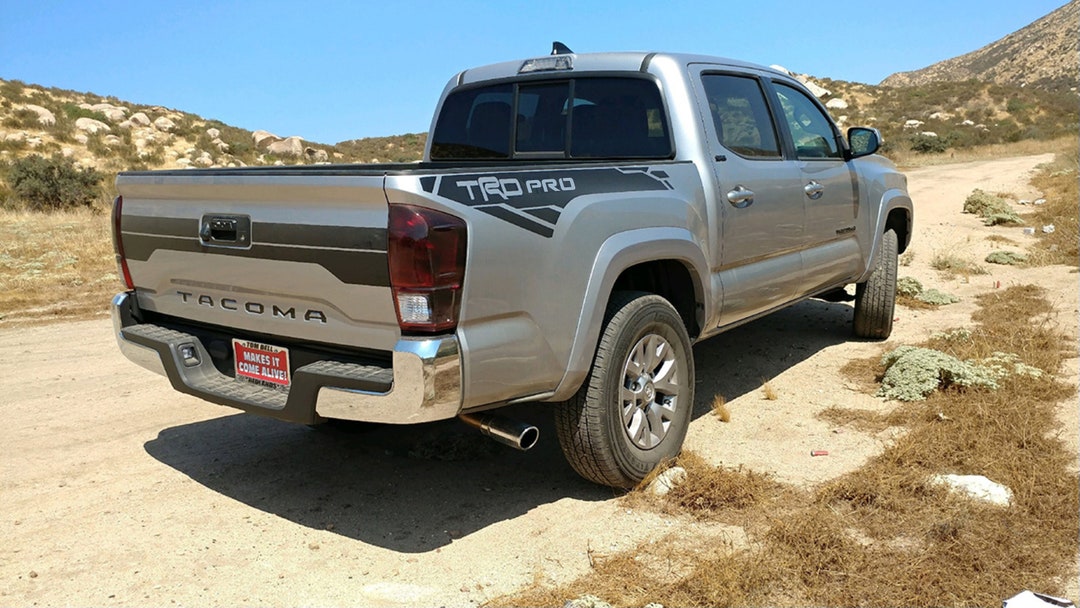 NUEVO TRD PRO La cama lateral y la calcomanía de vinilo del portón trasero se adaptan al kit de ...