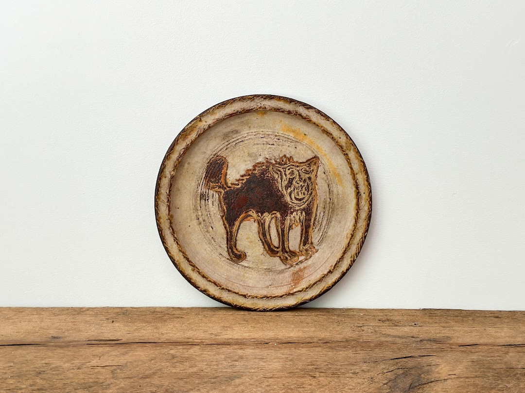 Vintage Hand-made Pottery Plate With a Wolf Design, by Rodney Maxwell ...
