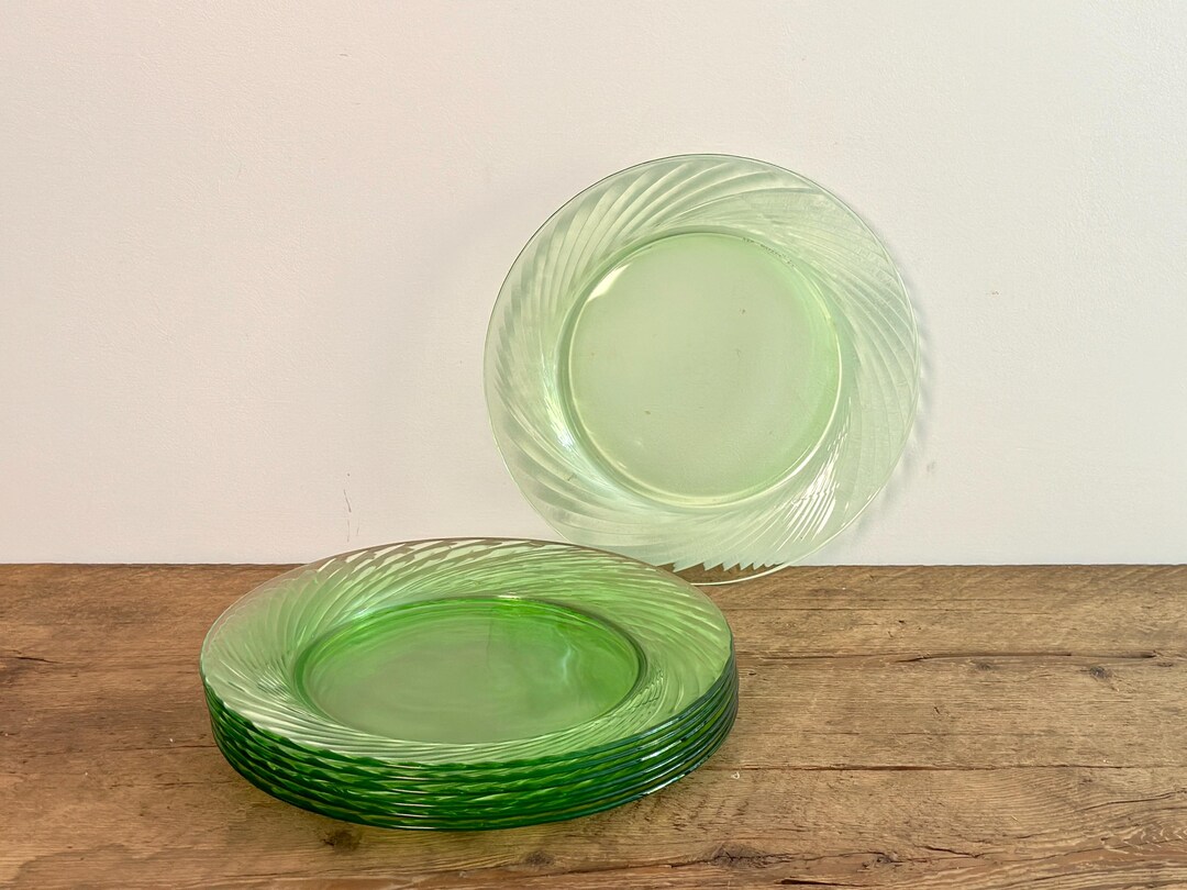 Set of 7 Vintage Pyrex 'festive Spring Green' Green Glass Dinner Plates ...