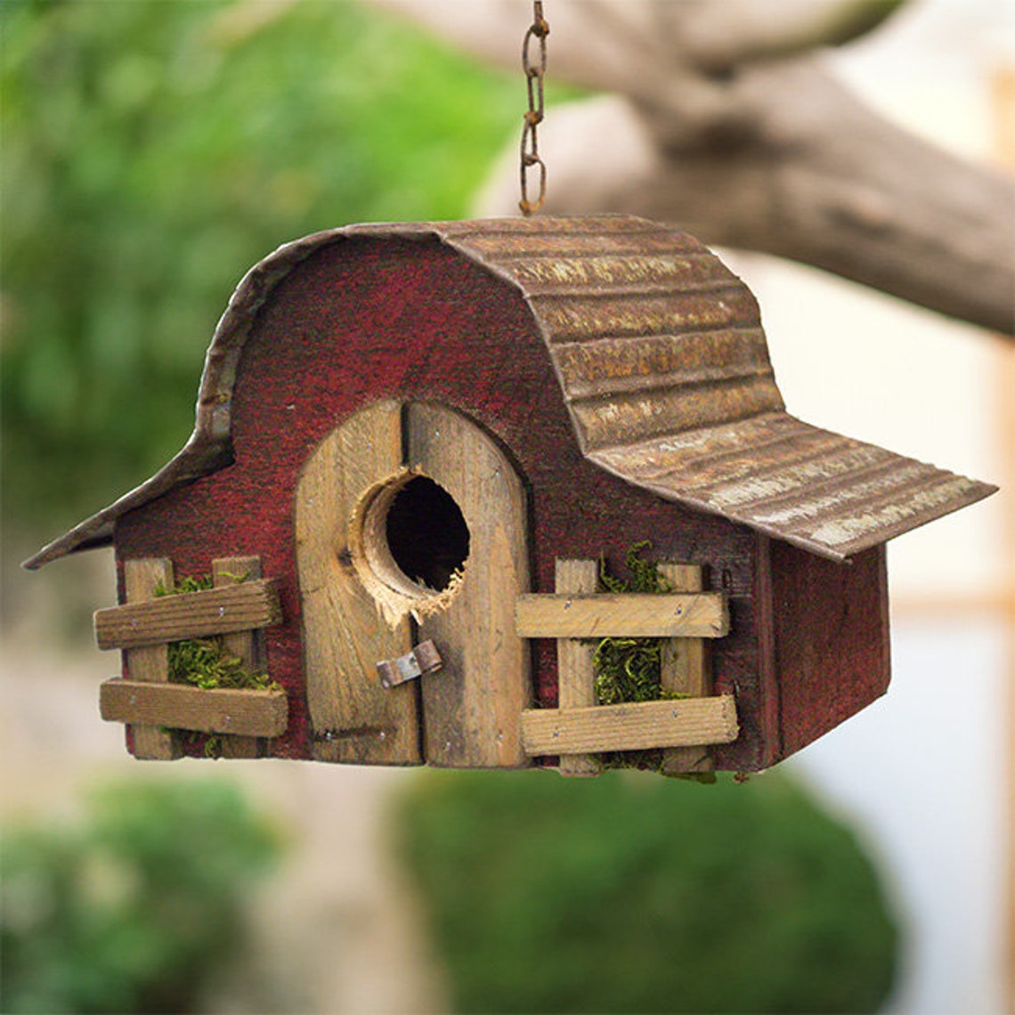 Red Rounded Retreat Birdhouse - Etsy