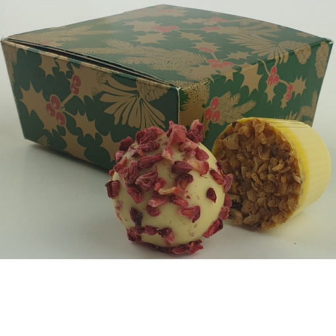 4 X Christmas Themed Holly Box Containing 4 X Luxury Swiss Chocolate ...