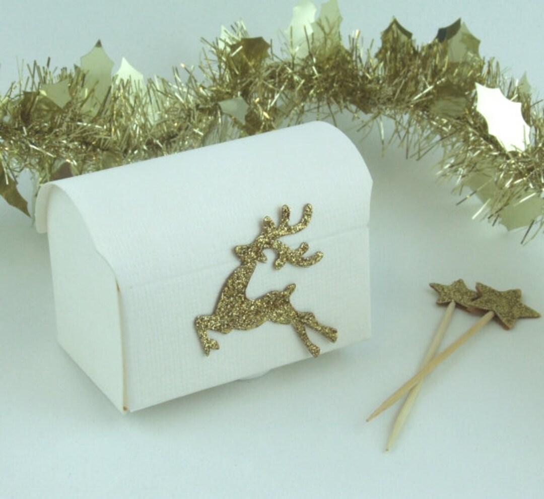6 X Ivory Chest Box With Glitter Reindeer and Filled With 5 Chocolates ...