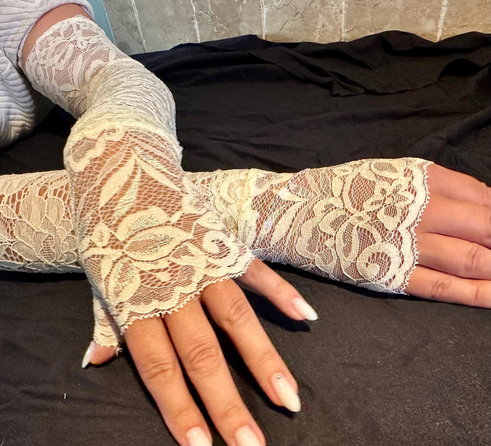 Beautiful Ivory Floral Design Lace Long Fingerless With Lace Trim ...