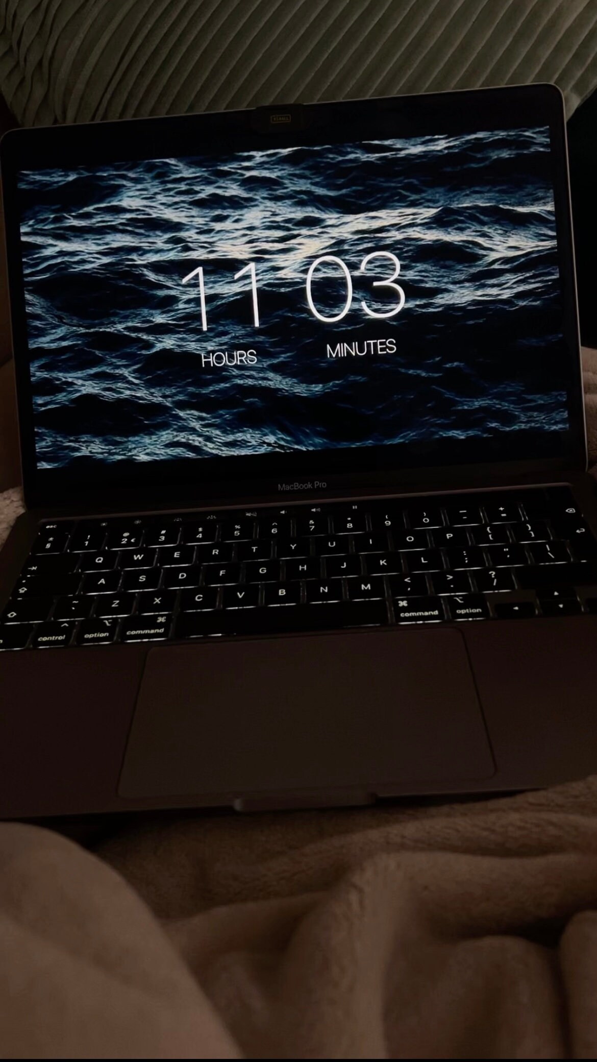 OCEAN | Animated Clock Screensaver | MacBook Screensaver | Minimalistic ...