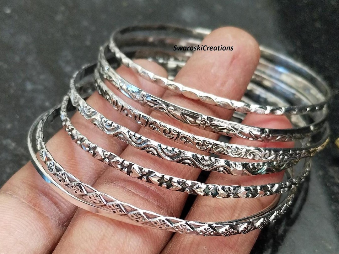 Elegant 7-piece Bangle Set: Timeless & Chic Boho-inspired 7-piece Bangle Set Free-spirited ...