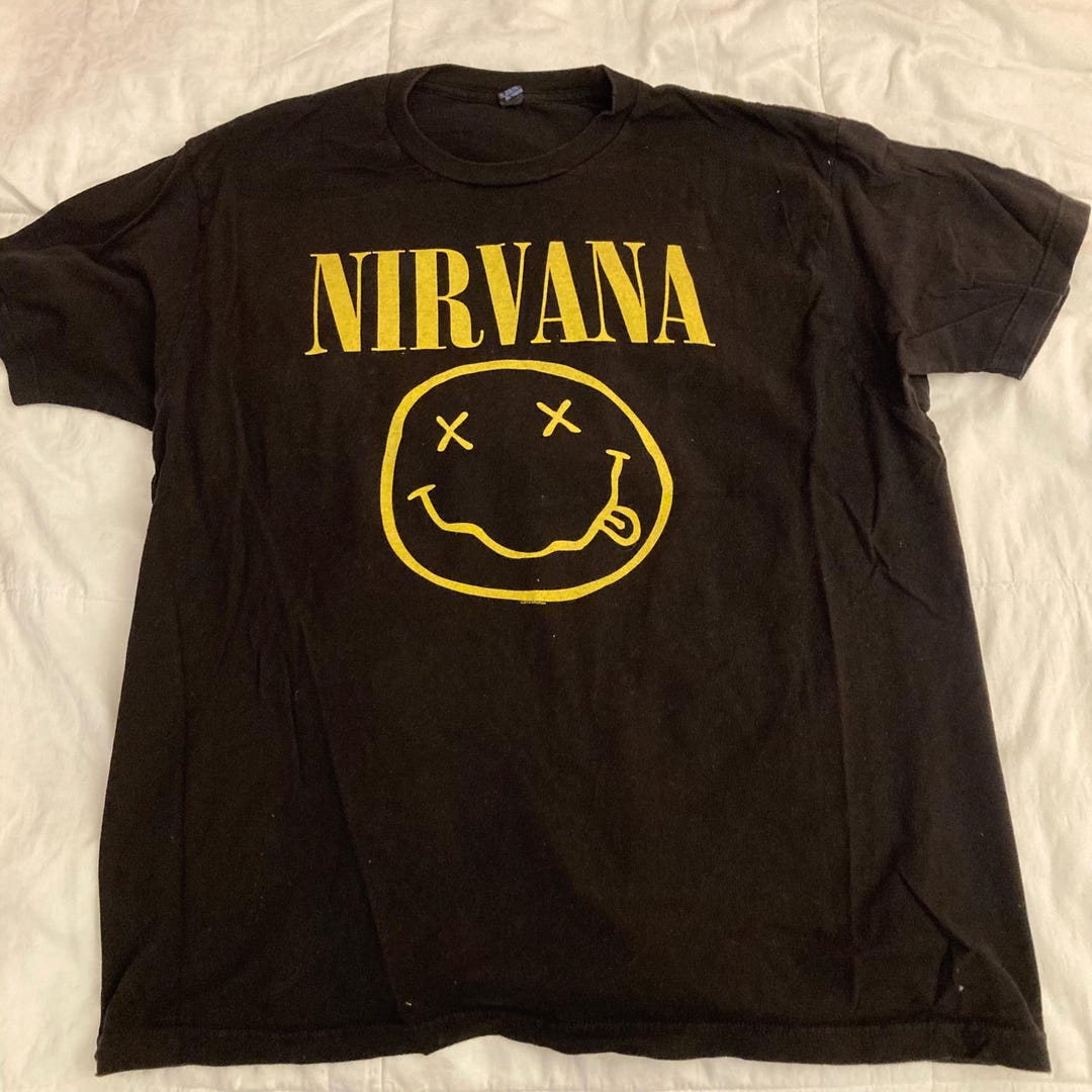 Nirvana Smiley Face Band T-shirt • 90s Grunge Rock Tee • Black Medium ...