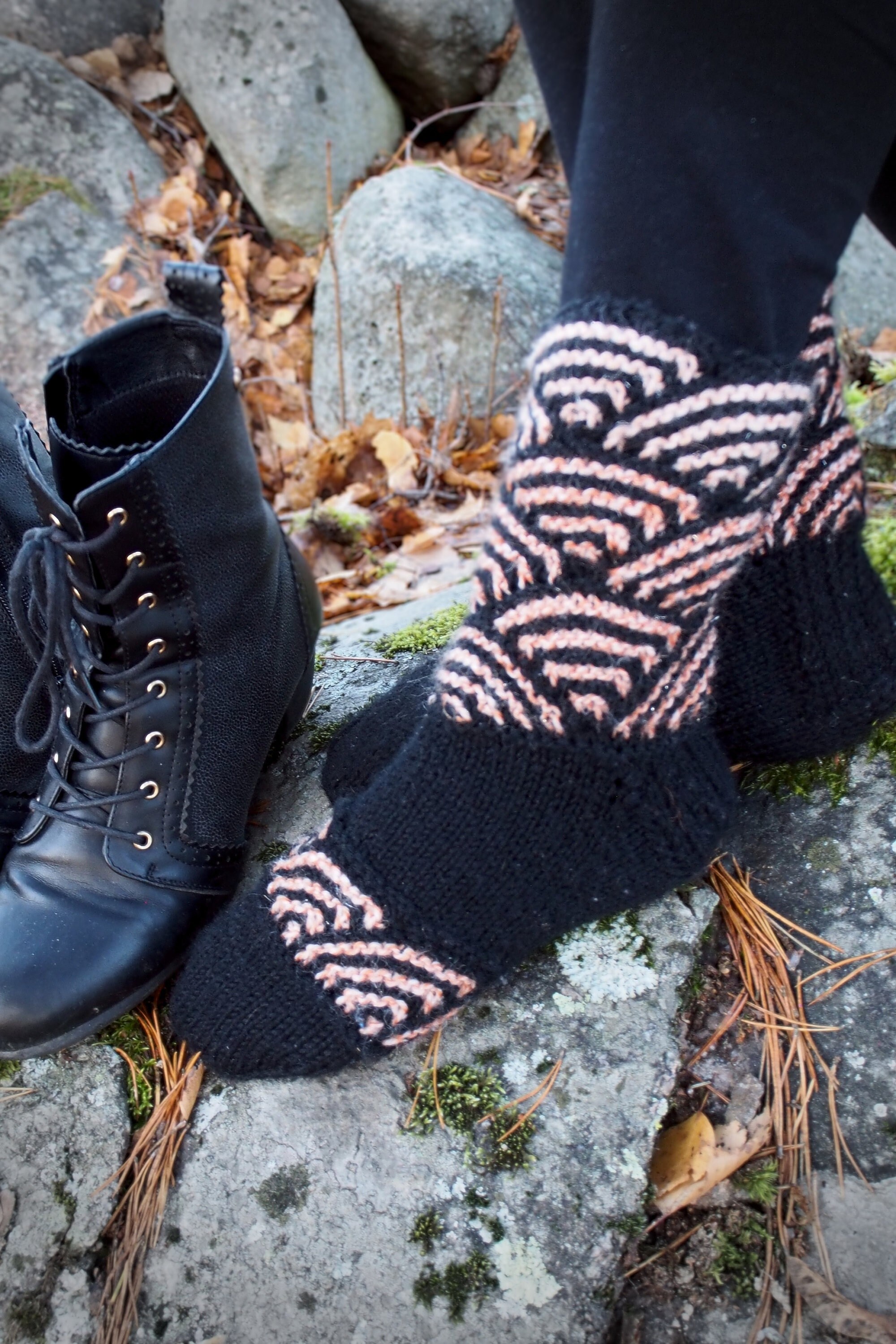 Sock Knitting Pattern, lumous Designed for Aran / Worsted Weight Yarn ...