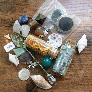 Crow Crystal Treasure Confetti Mystery Scoop Witches Brew Magpie Hoard ...