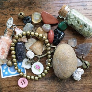 Crow Crystal Treasure Confetti Mystery Scoop Witches Brew Magpie Hoard ...