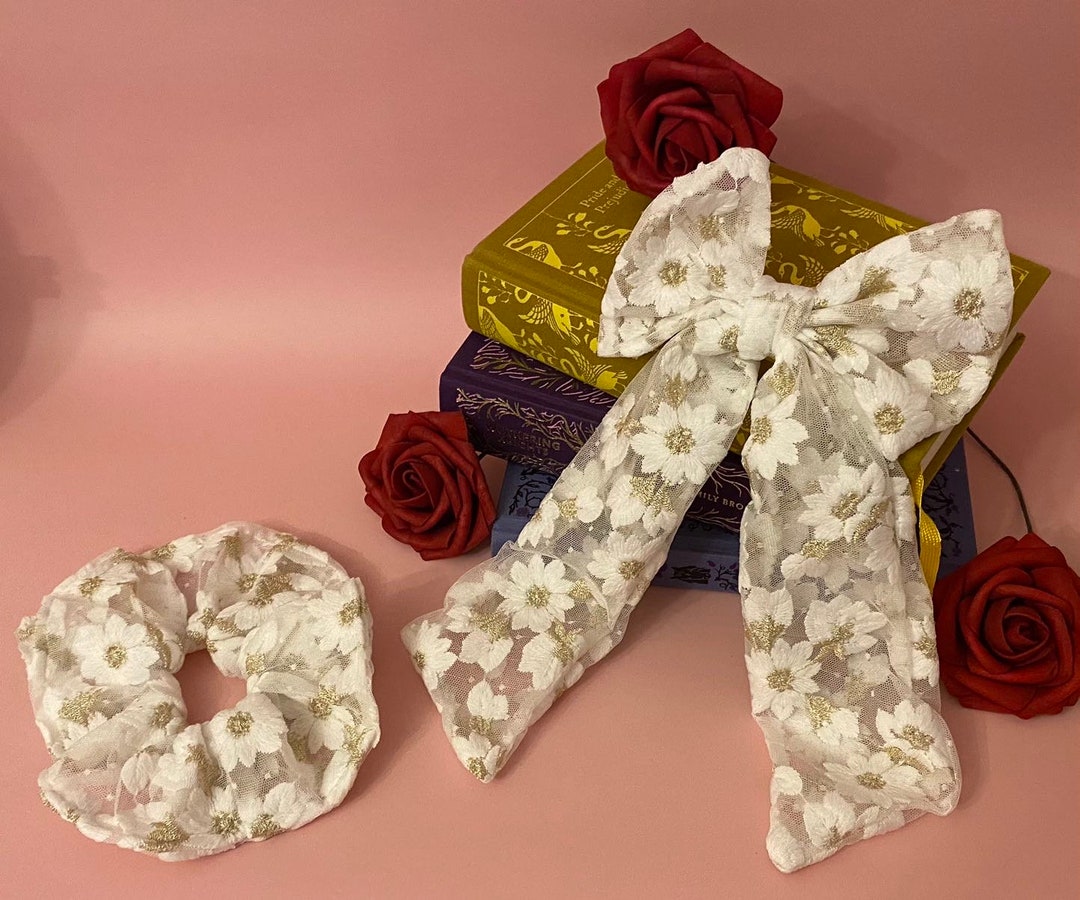 White Embroidered Bows and Scrunchie Set - Etsy