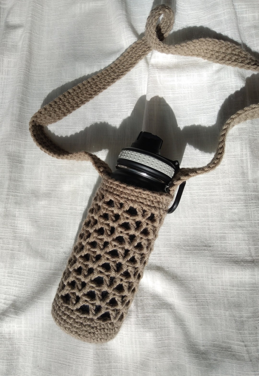 Crochet Mesh Water Bottle Holder // Handmade Crossbody Bag - Etsy
