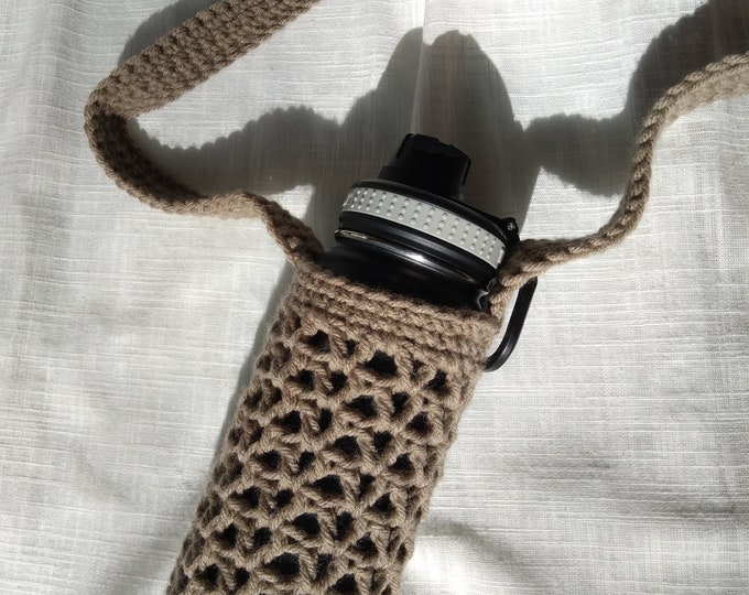 Crochet Mesh Water Bottle Holder // Handmade Crossbody Bag - Etsy
