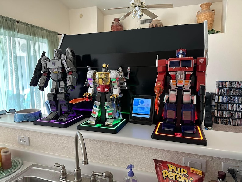 Robosen Megatron Stand - Etsy