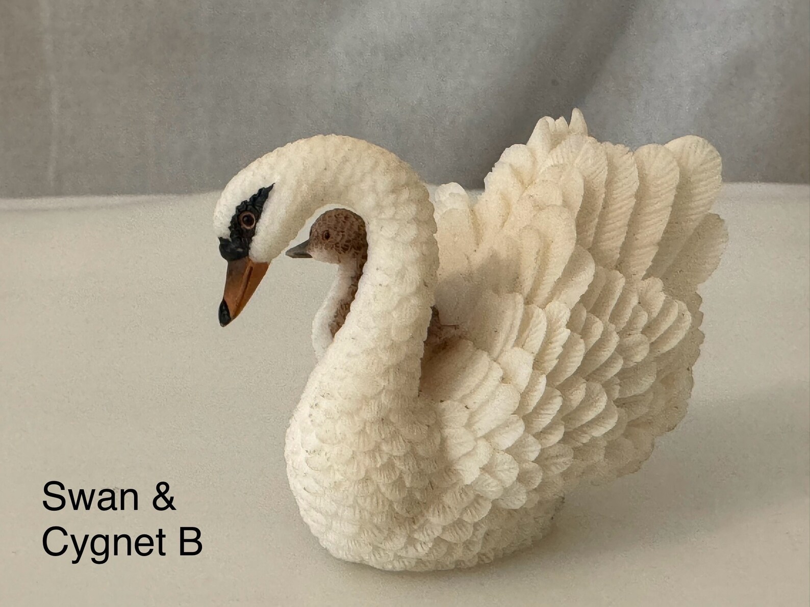 White Swan and Cygnet Resin Figurine Ornament Collectable Housewarming Birthday Xmas Gift Idea ...
