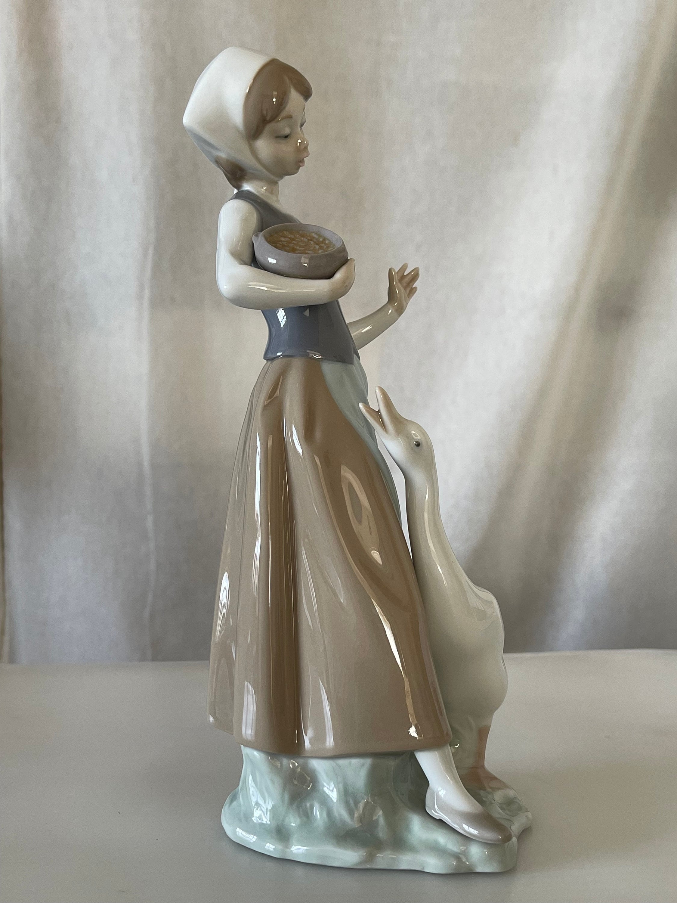 Vintage Lladro 1052 Girl Feeding Goose Figurine Porcelain Collectible ...