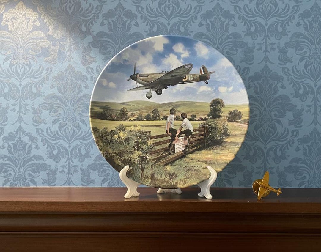 Royal Doulton Spitfire “coming Home” Display Plate & Pin Badge Gift Set ...