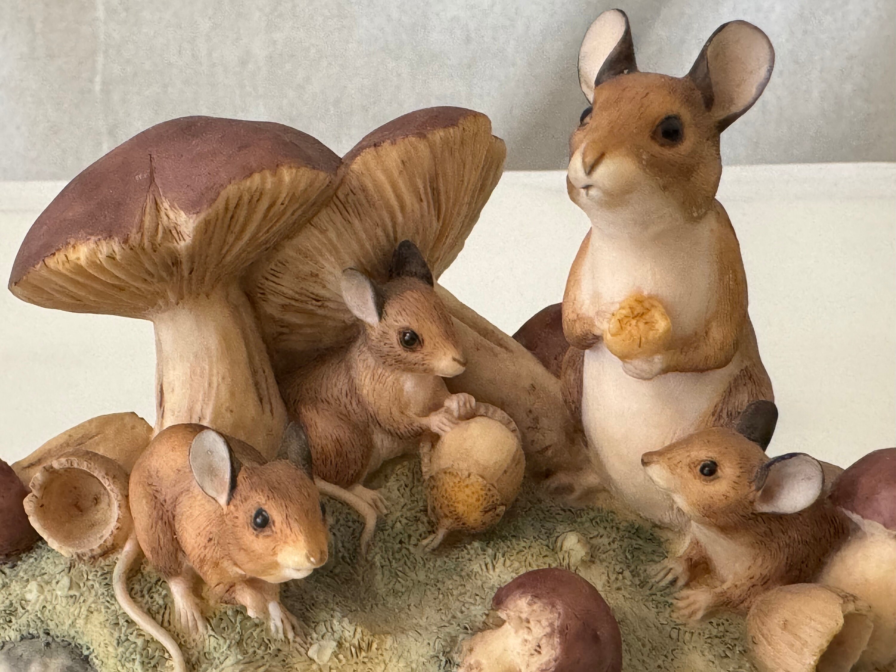 Vintage Border Fine Arts Field Mice the Chiltern Collection Mushroom ...