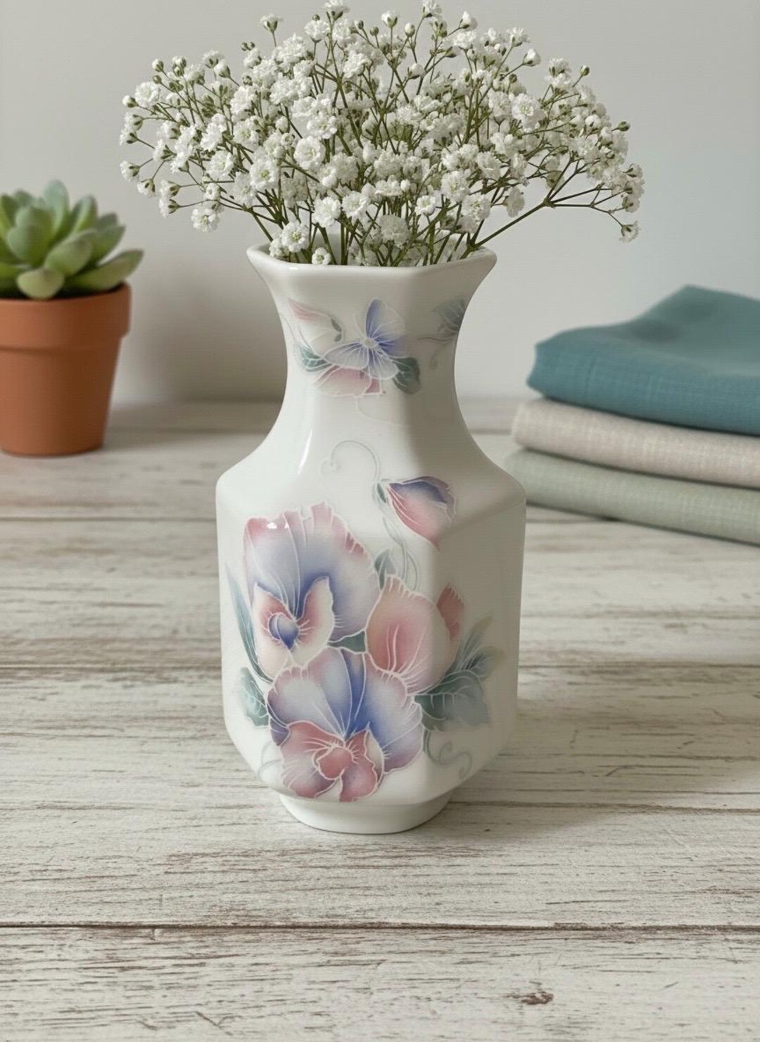Vintage Aynsley Hexagonal Small Posy Vase Little Sweetheart Pattern ...