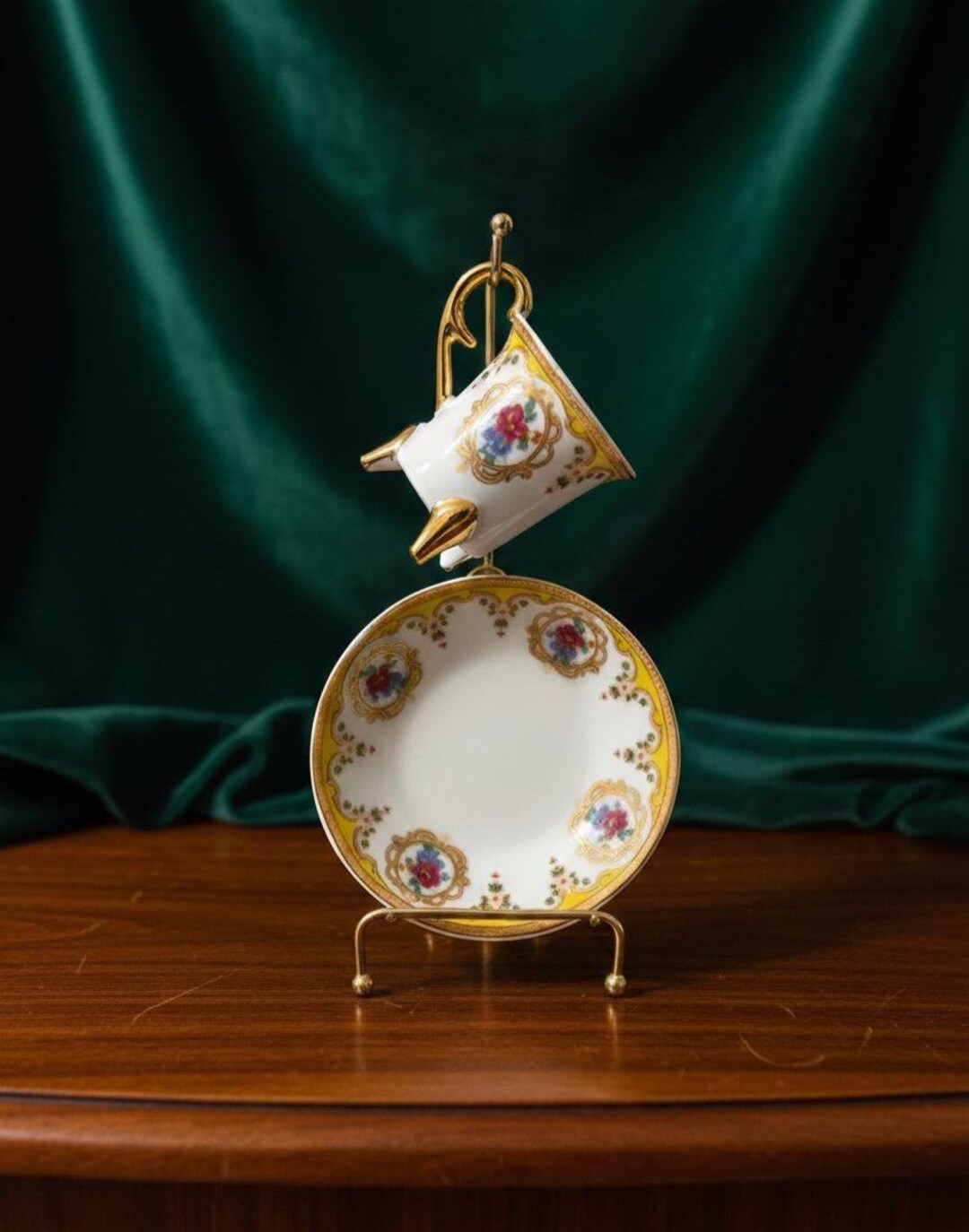 Vintage Leonardo Collection Miniature Teacup & Saucer Gold Effect Stand ...