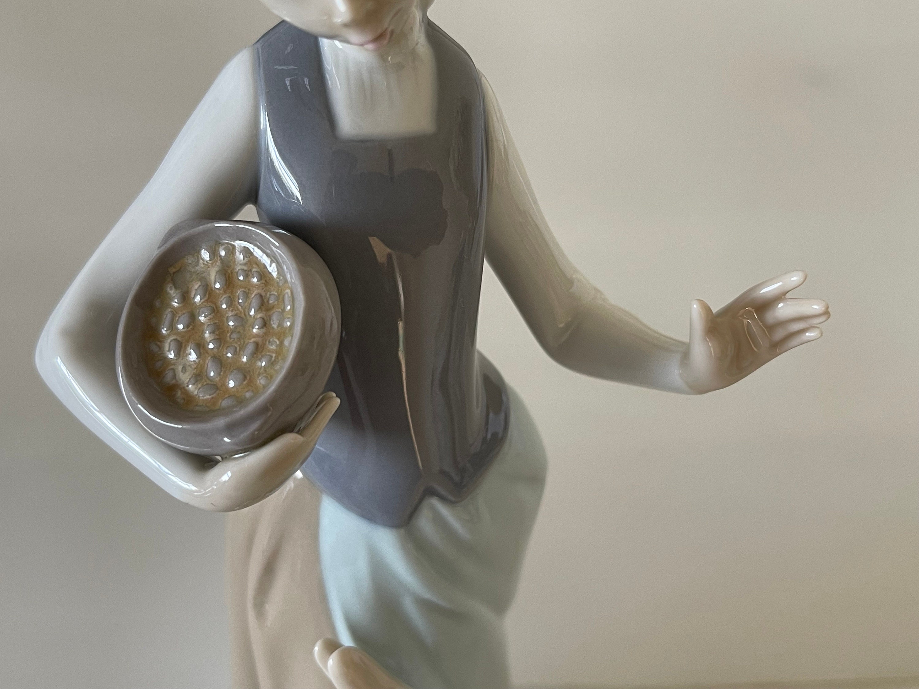 Vintage Lladro 1052 Girl Feeding Goose Figurine Porcelain Collectible ...