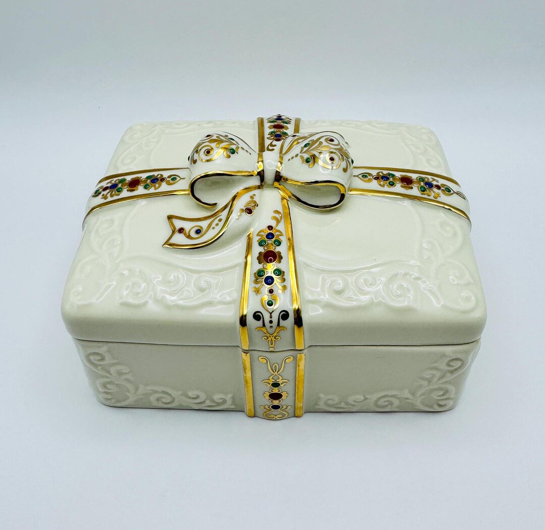 Vintage Lenox Porcelain Music Box Holiday Jewelry Box With Festive Bow ...