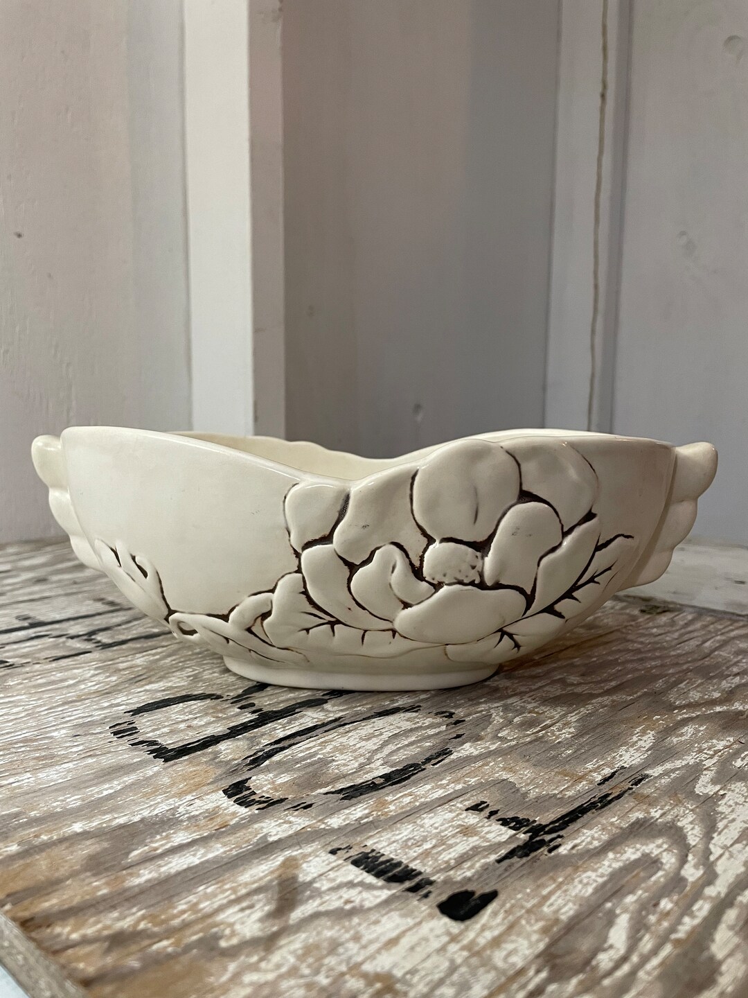 Vintage Red Wing Cream Pottery Planter Magnolia Belle Pattern USA Matte ...