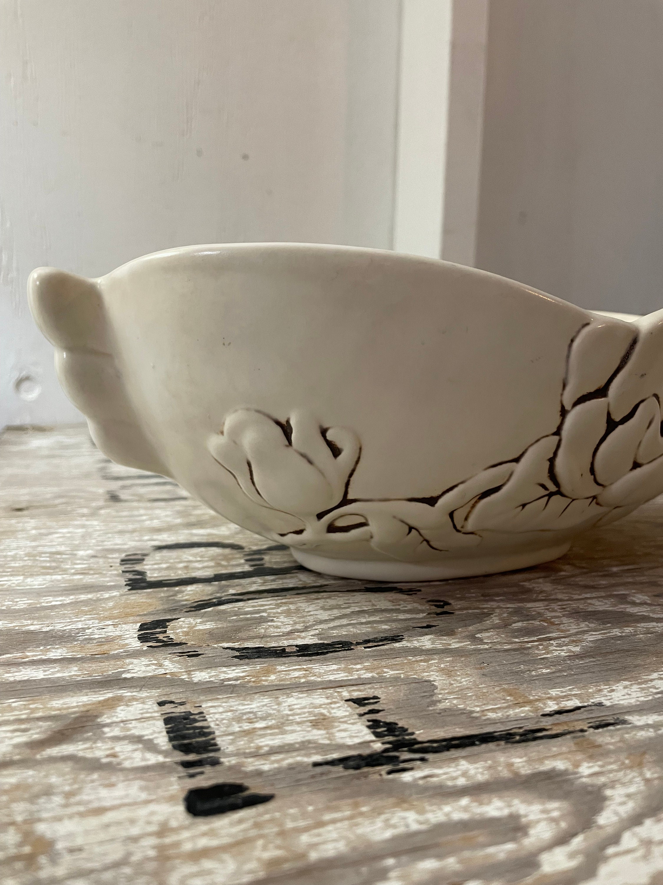 Vintage Red Wing Cream Pottery Planter Magnolia Belle Pattern USA Matte ...