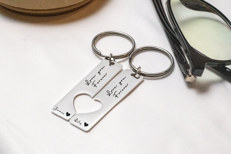 Custom Engraved Heart Couple Keychain Set Wedding Date - Etsy