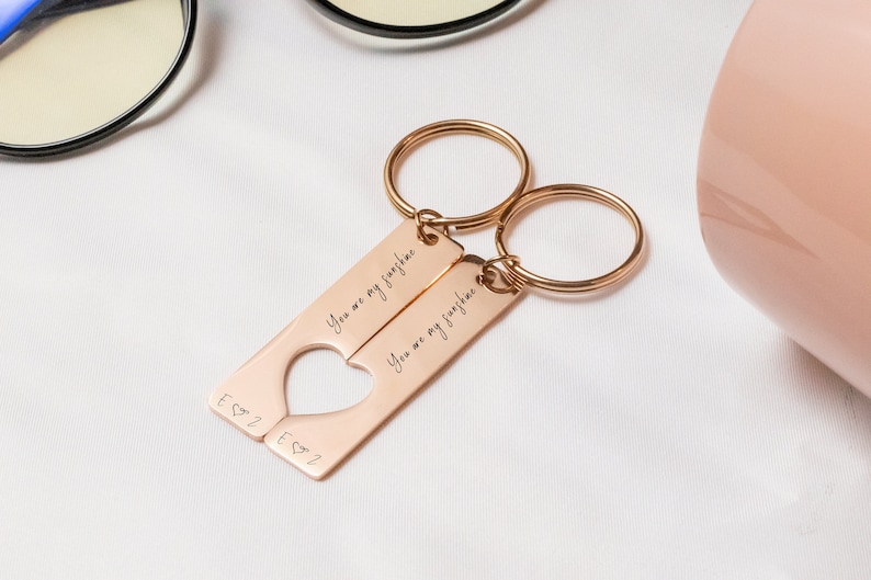 Custom Engraved Heart Couple Keychain Set Wedding Date - Etsy