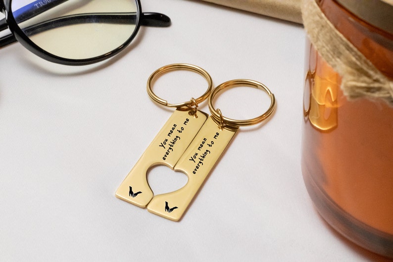 Custom Engraved Heart Couple Keychain Set Wedding Date - Etsy