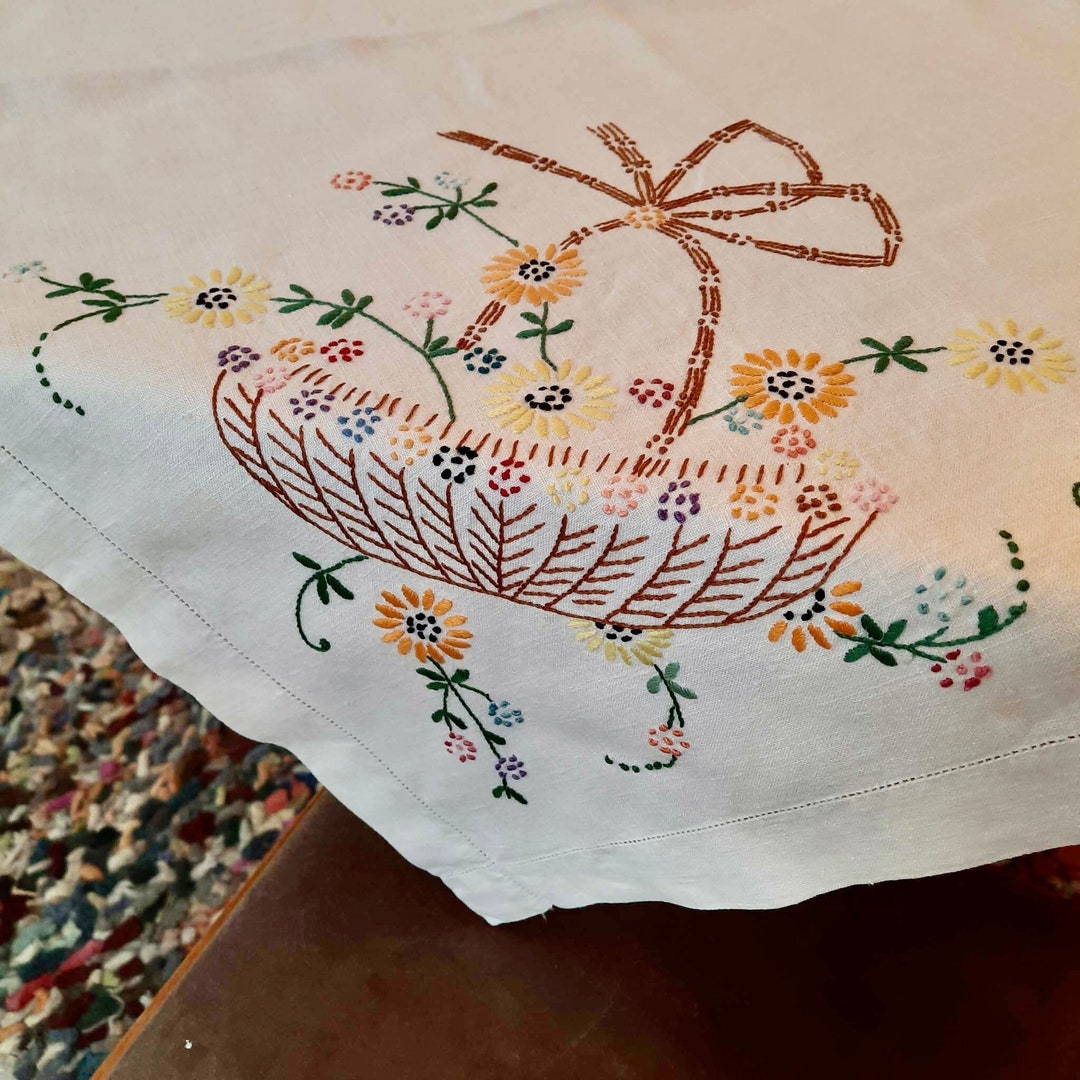 Vintage Hand Embroidered Linen Tablecloth/square Tablecloth/antique ...