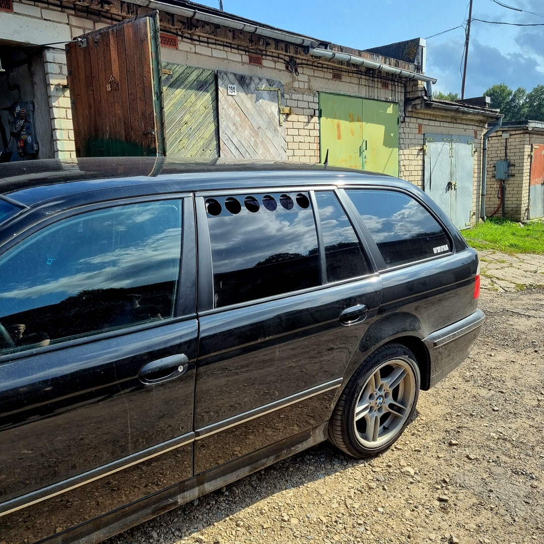 BMW E39 Touring Rear Window Vents for Drift Smoke Ventilation and Dog ...