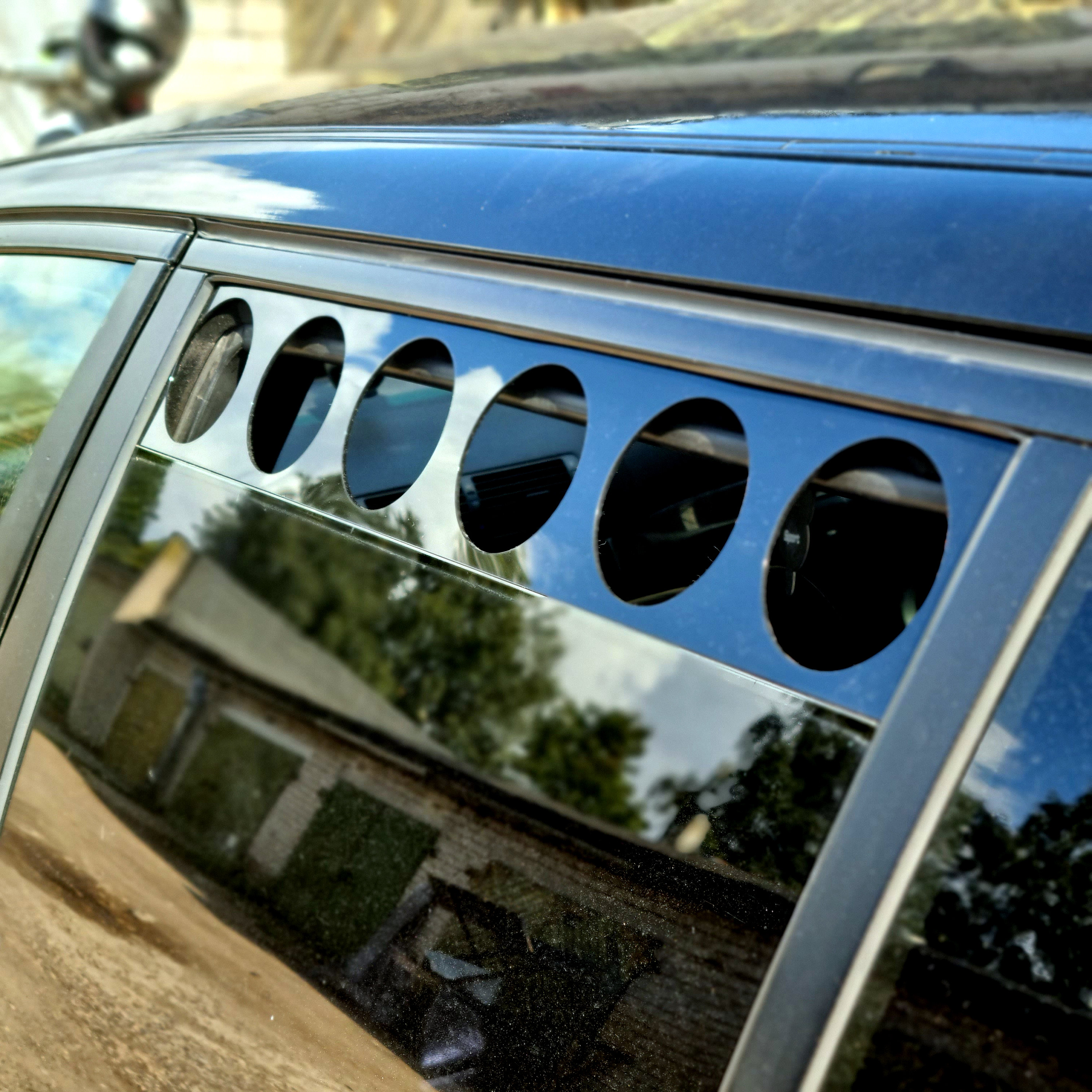 BMW E39 Touring Rear Window Vents for Drift Smoke Ventilation and Dog ...