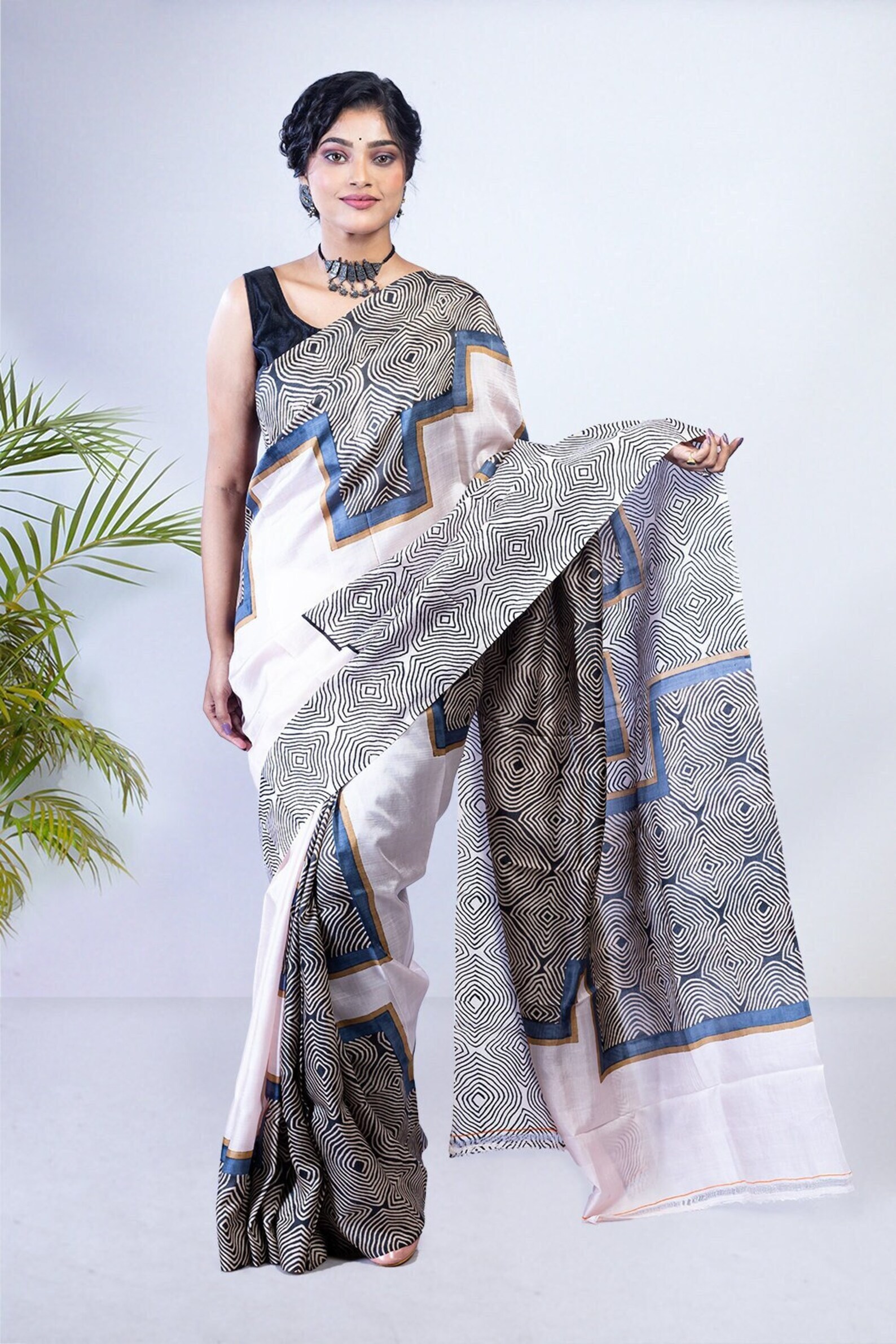 Classy Silver Grey Saree From Ramdhanu Ethnic - Etsy
