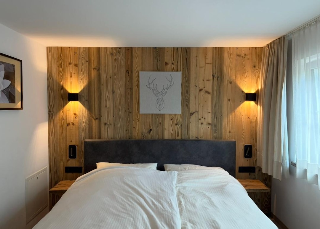 Rustic Wood Wall Paneling – Weathered Wood Cladding, Reclaimed Spruce ...