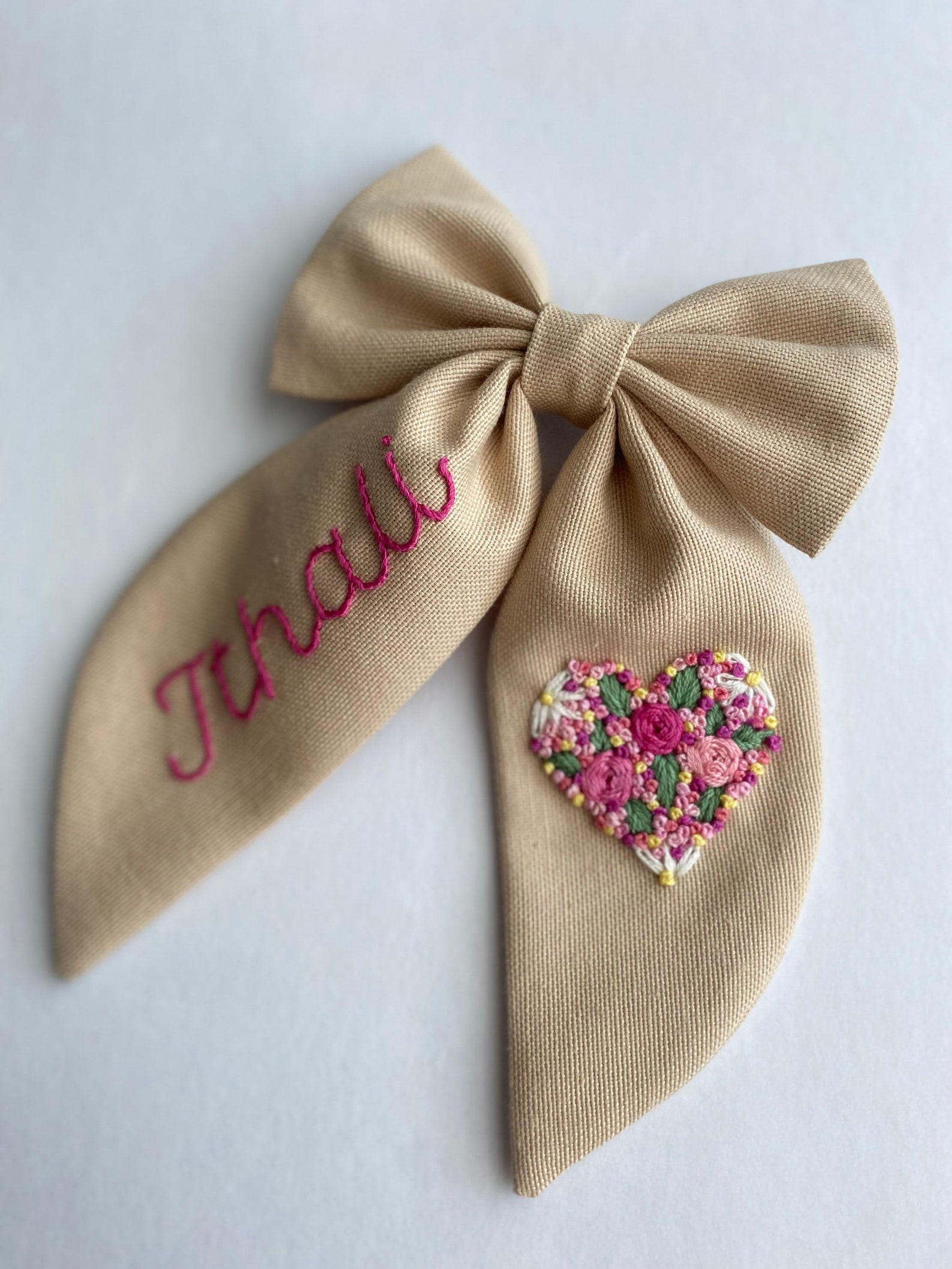 Personalized Embroidered Linen Hair Bow: Custom Name, Handmade Clip - Etsy
