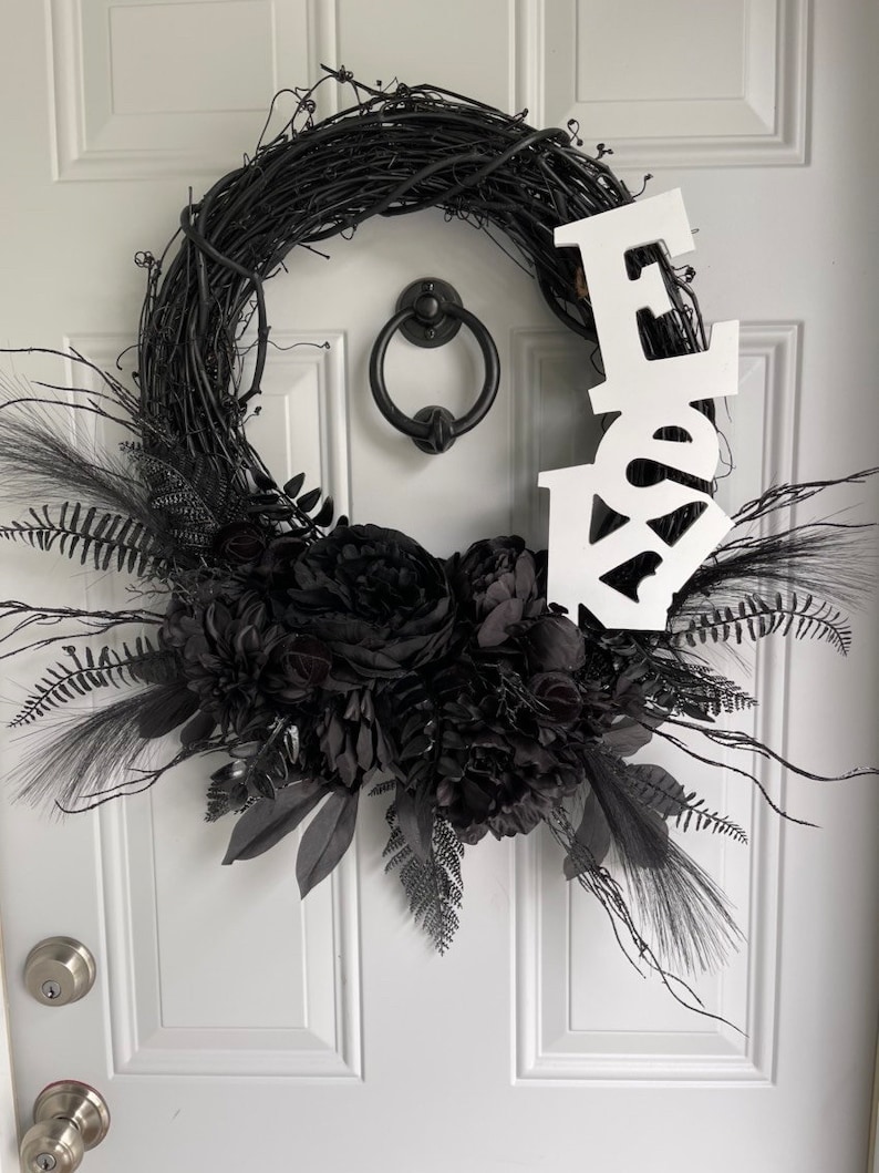 Handmade All-black Beauty Wreath: Black Dahlias Black Roses - Etsy