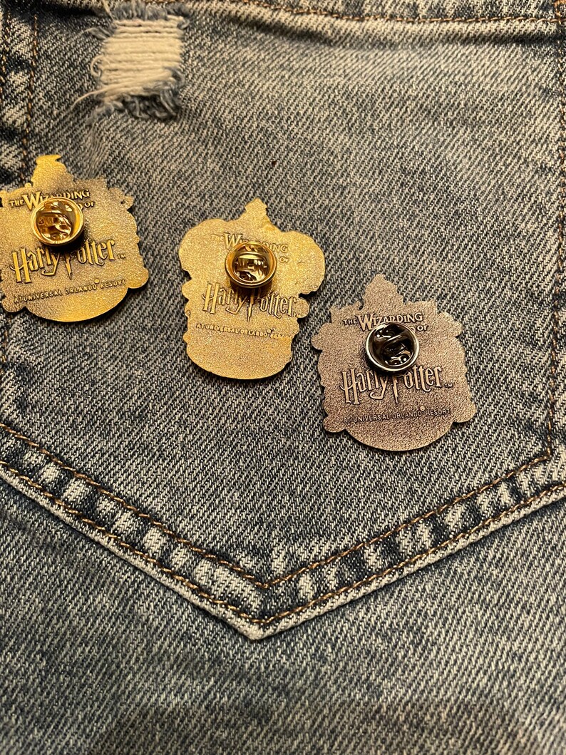 Harry Potter Student Badge Pins. Hogwarts House Pins Harry Potter Pins ...