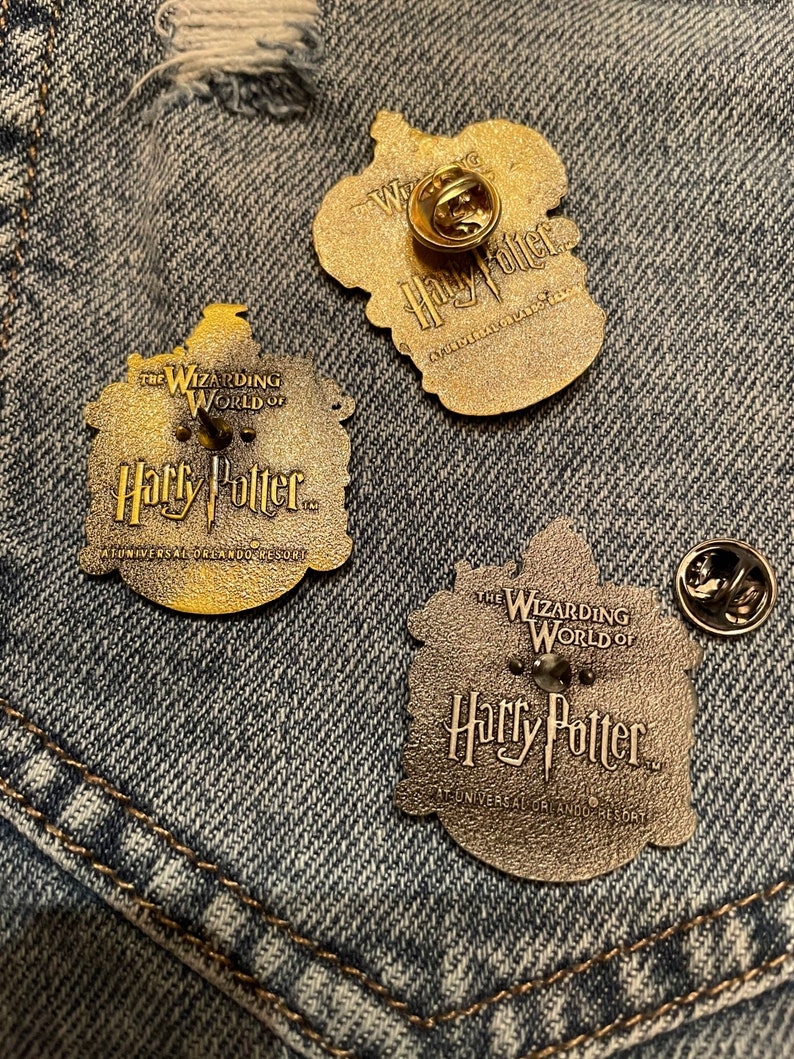 Harry Potter Student Badge Pins. Hogwarts House Pins Harry Potter Pins ...